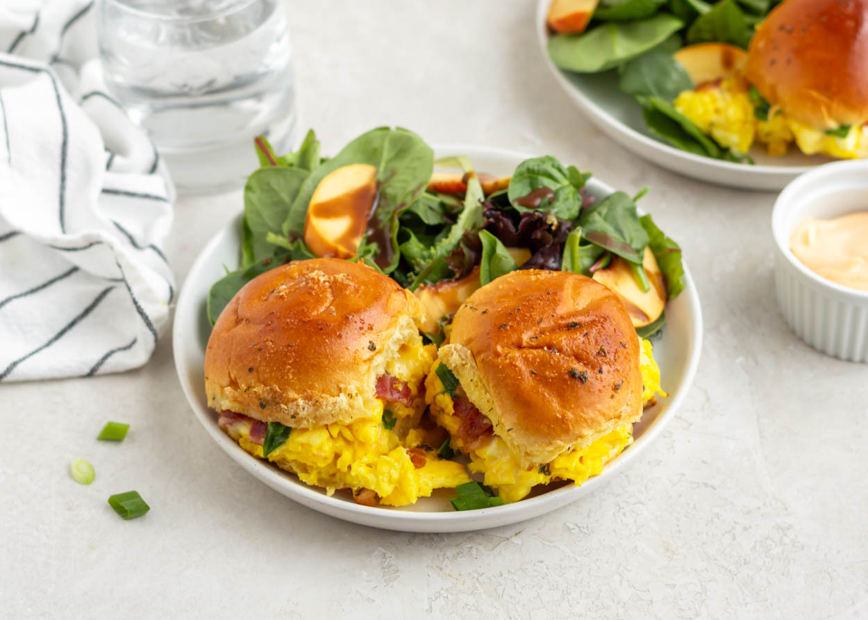 Scrambled Egg and Bacon Sliders | Cook Smarts